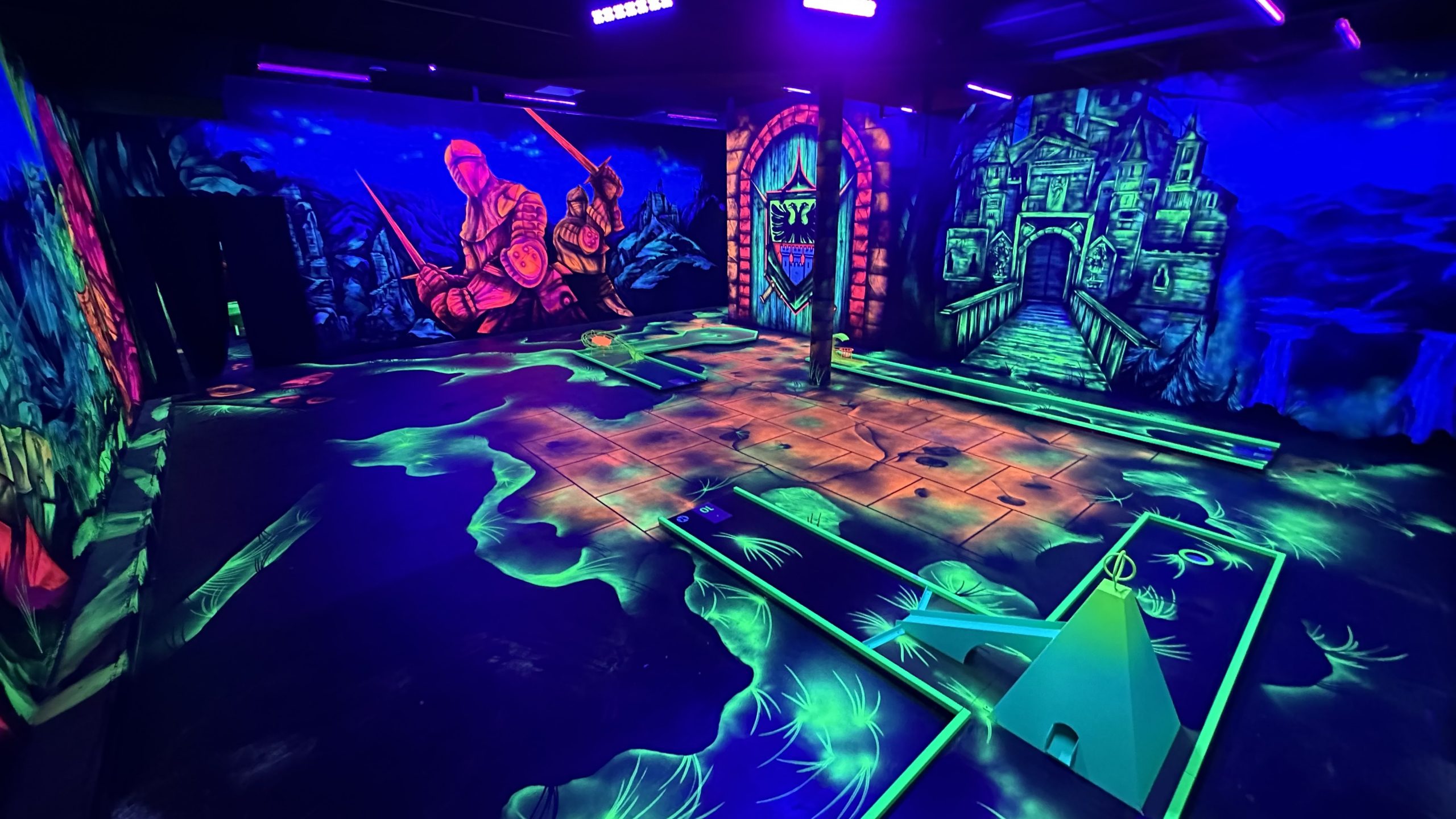 Unsere Moonlight Minigolf Themenwelten - Moonlight Minigolf Duisburg ...